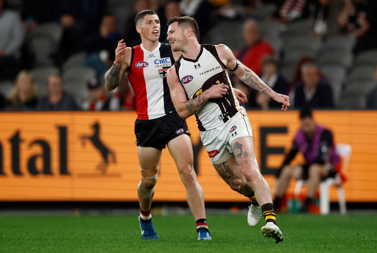 Hawthorn beats St Kilda at Docklands as Saints lose Sam Flanders to ...