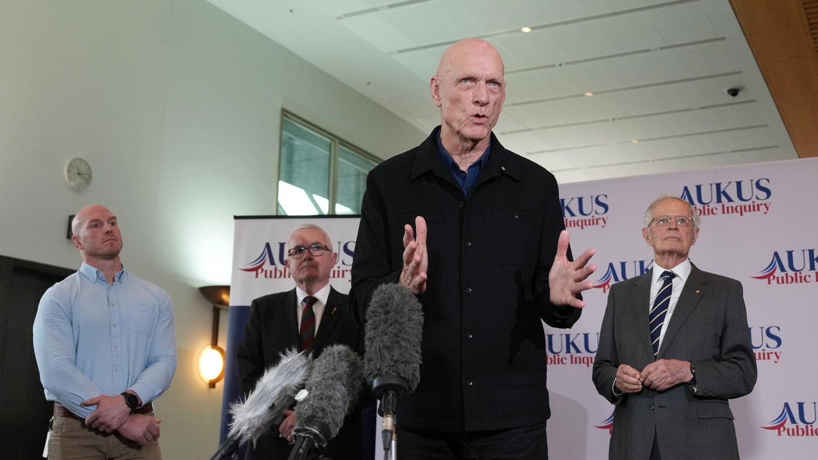 Federal politics live: One Nation's David Farley sworn in as Coalition ...