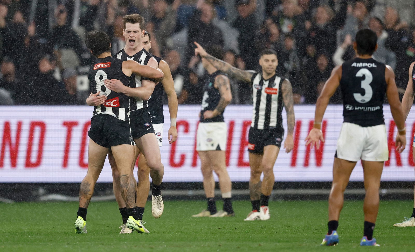 Collingwood pile more pain on Carlton with MCG scalp, Dan Houston set ...