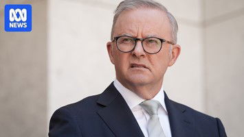 Peter Dutton heckled by anti-nuclear protesters before criticising ...